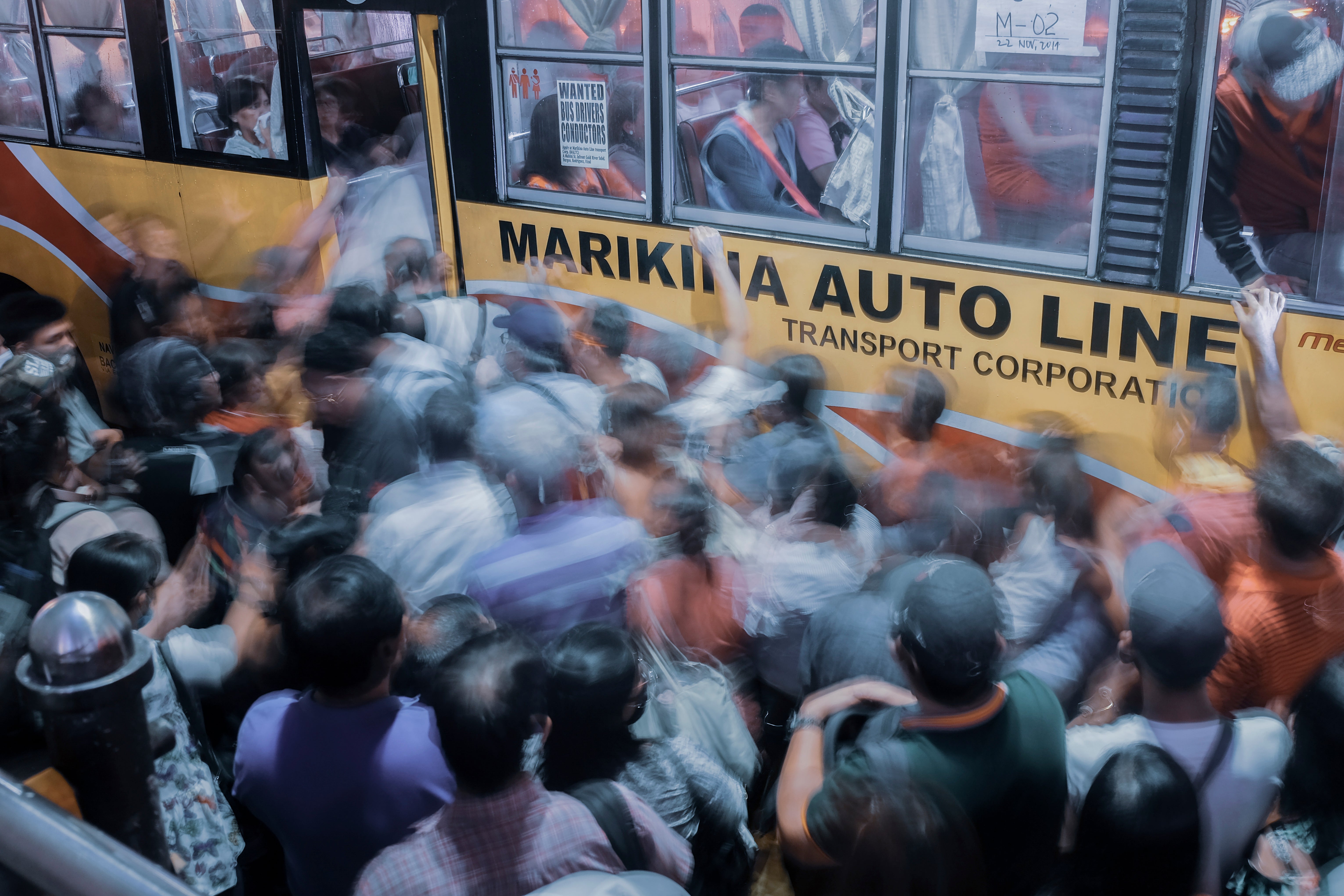 Demie - Mga Alon sa Lungsod (Waves in the City) – FotomotoPH